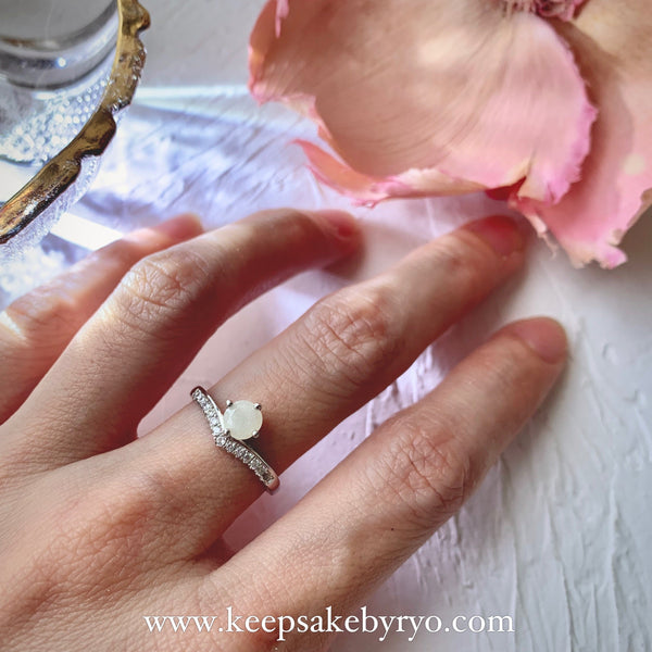 满月金 FULL MONTH GOLD & 百日金 100 DAYS GOLD: JOY TIARA RING WITH ROUND INC - Keepsake by Ryo