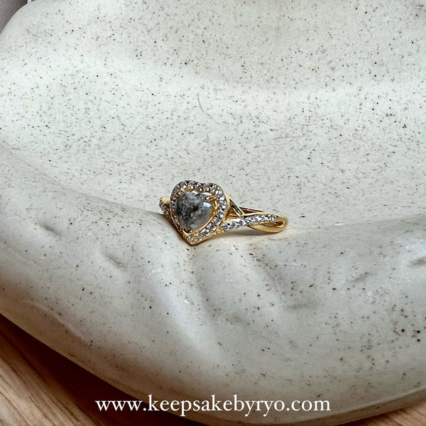 ASHES SOLITAIRE 18K GOLD: NOELLE RING WITH HEART SHAPED INCLUSION STON ...
