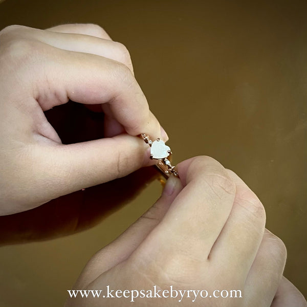 满月金 FULL MONTH GOLD & 百日金 100 DAYS GOLD: ALTHEA RING WITH HEART INCLUS - Keepsake by Ryo